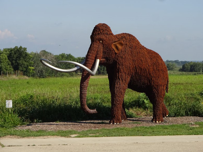 curly the ice mammoth at horicon marsh state wildlife area 3