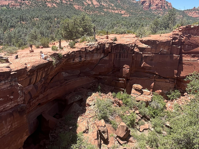 devils kitchen sinkhole 4