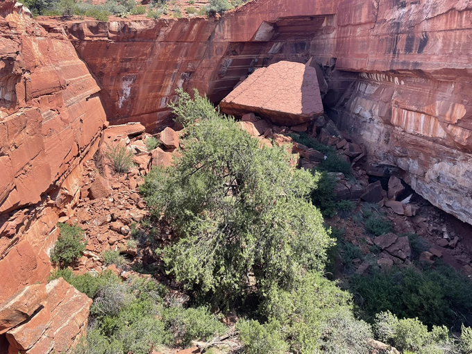 devils kitchen sinkhole 5