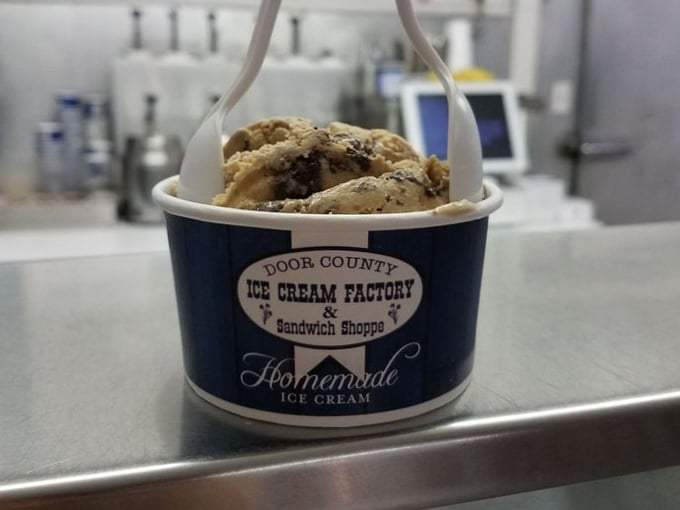 door county ice cream factory & sandwich shoppe 6