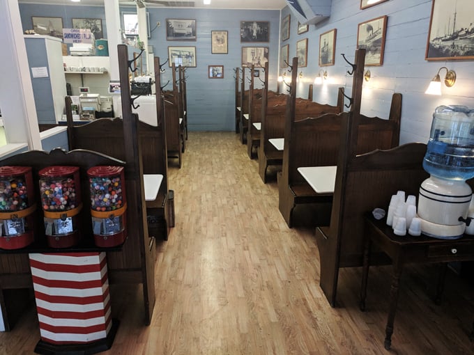 door county ice cream factory & sandwich shoppe 8