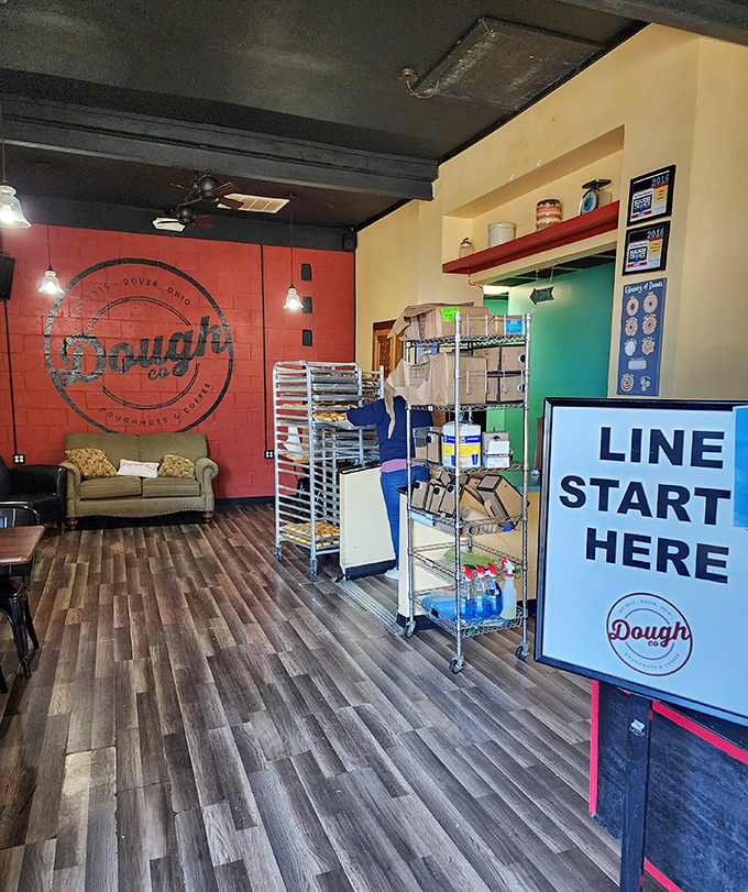 dough co. doughnuts & coffee 7