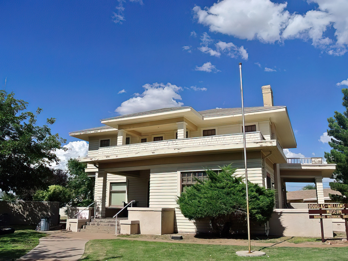 douglas, az 4
