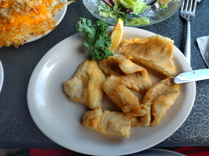 fish tales restaurant 3