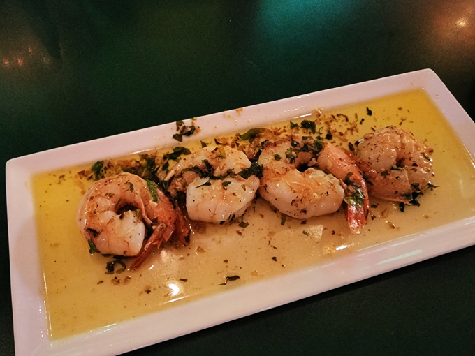 fish tales restaurant 7