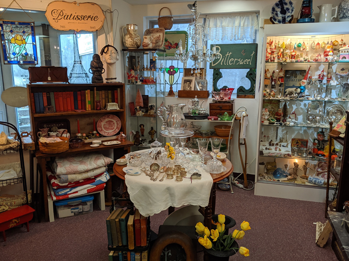 geneva antique market 2