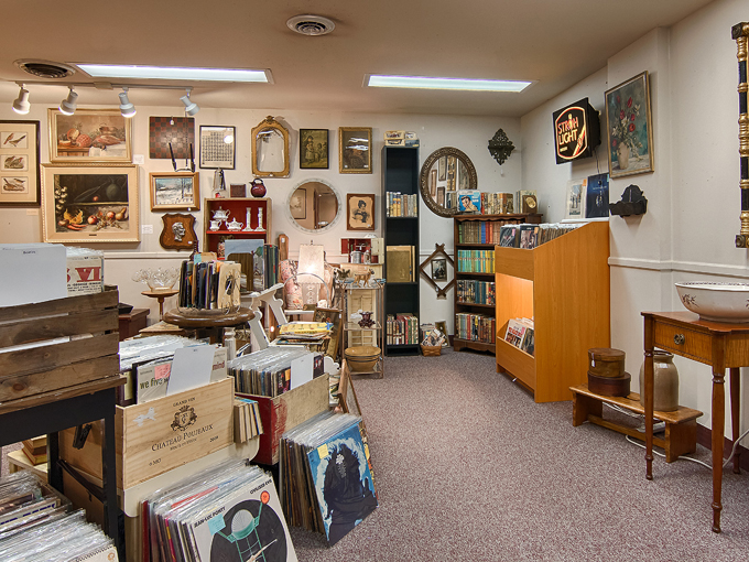 geneva antique market 7