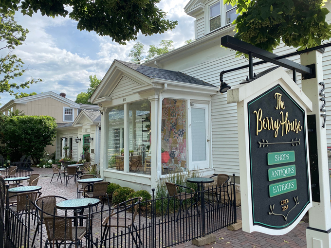 geneva antique market 9