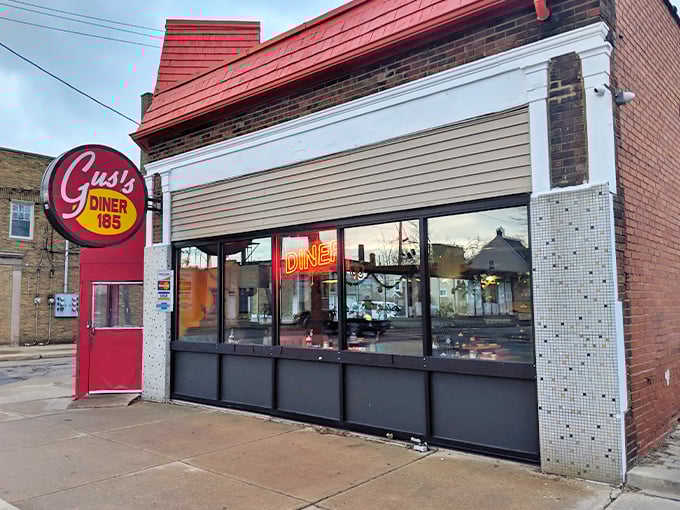 gus's diner one eight five 1