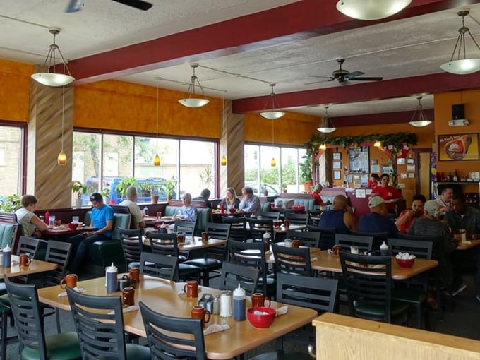 gus's diner one eight five 9