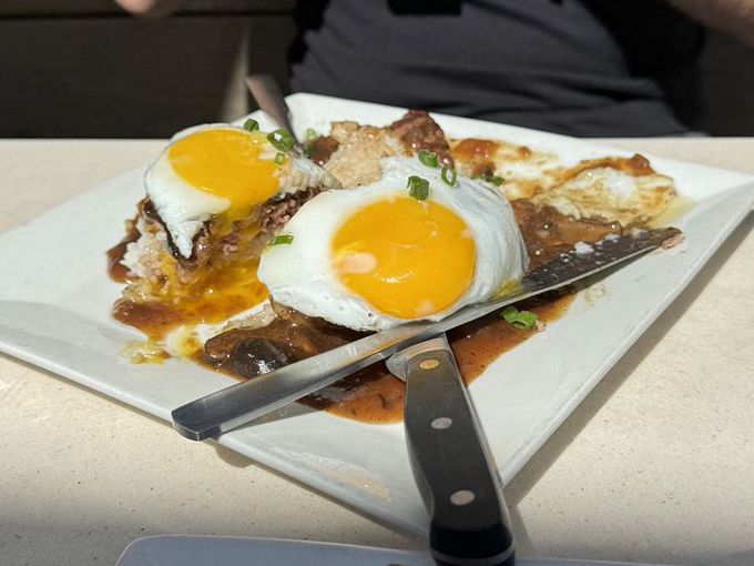 hula's modern tiki uptown 4