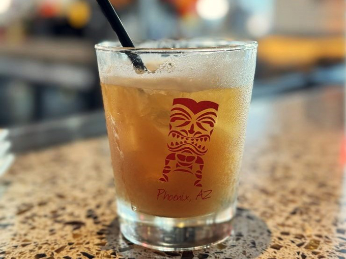 hula's modern tiki uptown 8