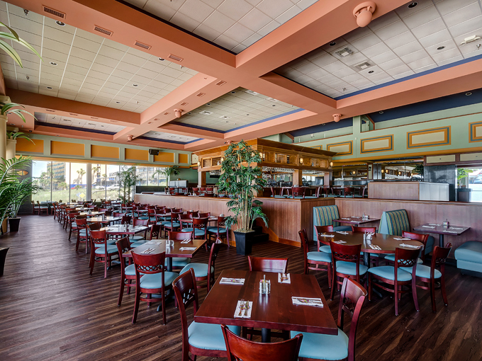 harpoon harry's beachfront restaurant 2