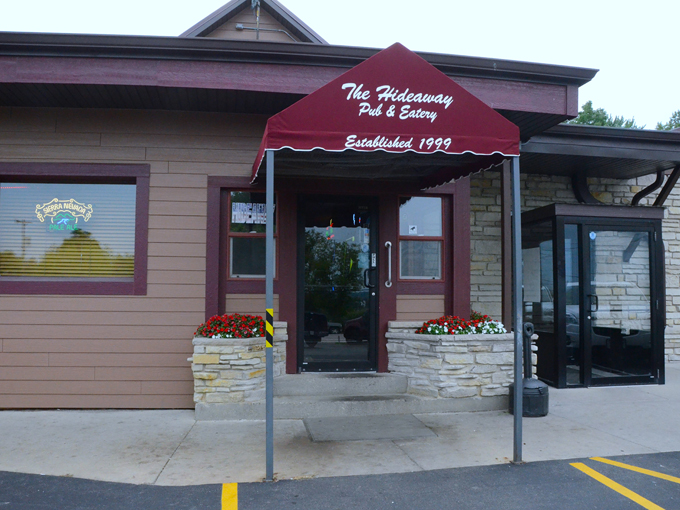 hideaway pub & eatery 1