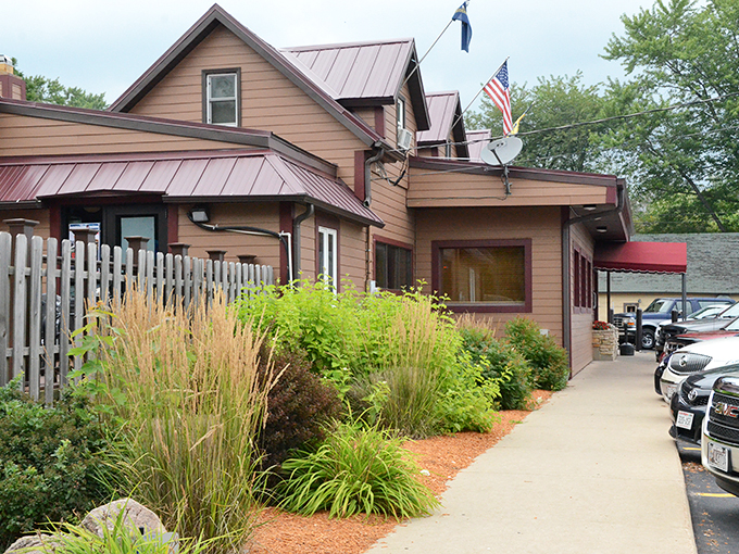 hideaway pub & eatery 1