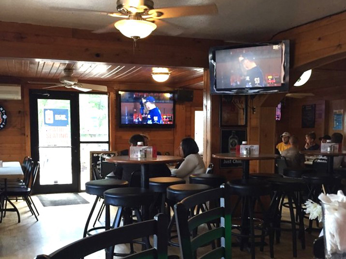 hideaway pub & eatery 2