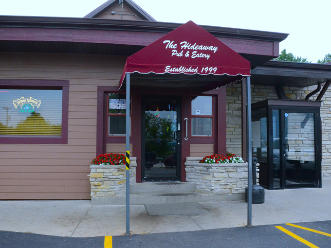 hideaway pub & eatery 2