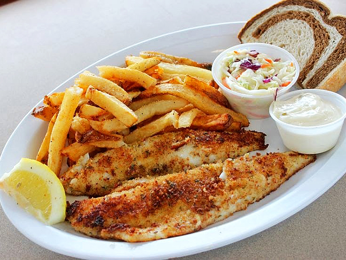 hideaway pub & eatery 3