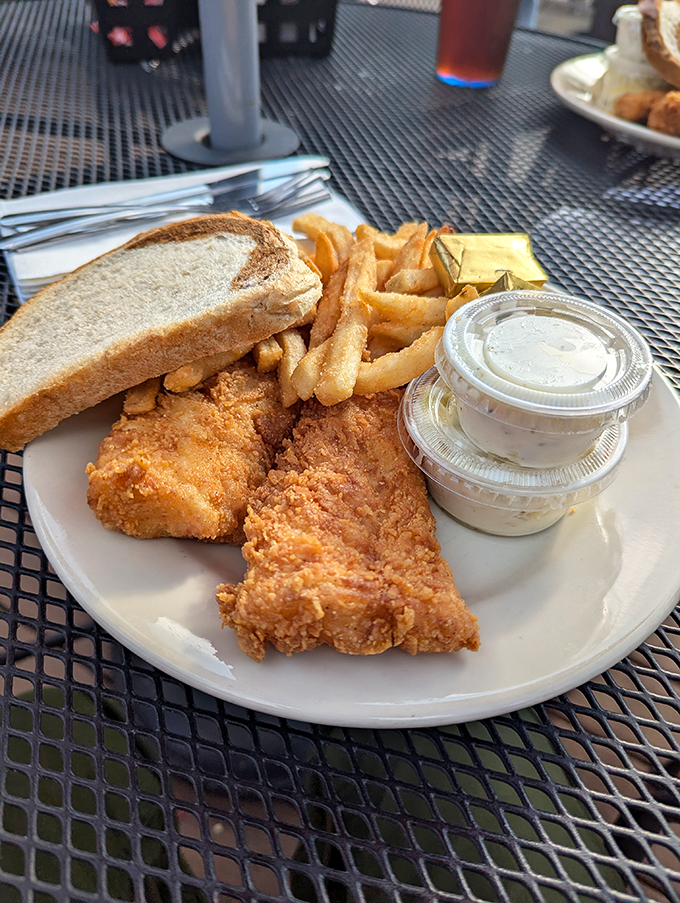 hideaway pub & eatery 4