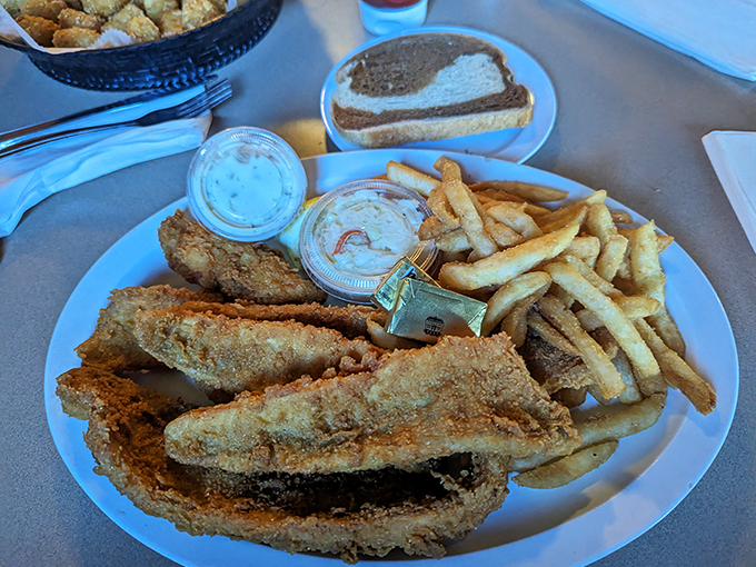 hideaway pub & eatery 5