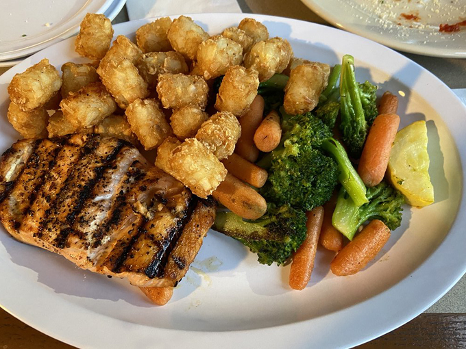 hideaway pub & eatery 7