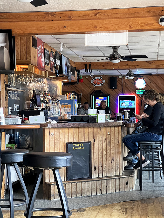 hideaway pub & eatery 9