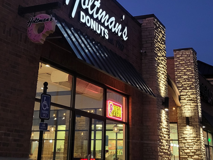 holtman&rsquo;s donut shop 9