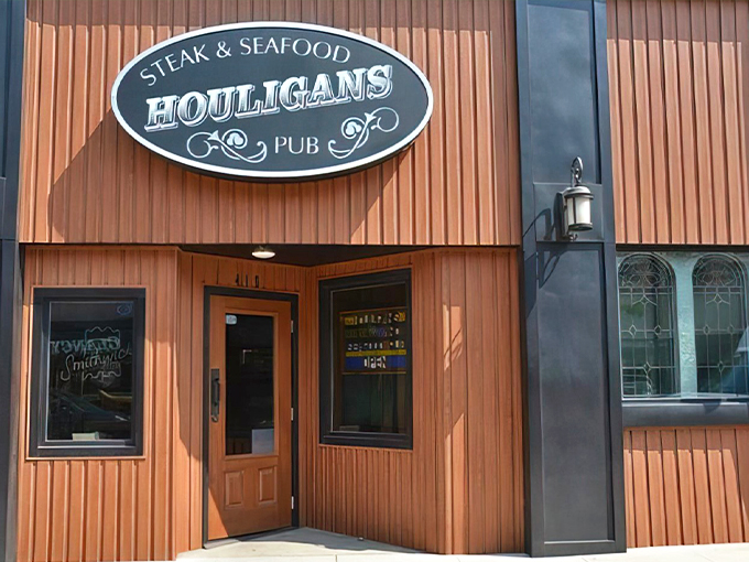 houligan's steak and seafood pub 1