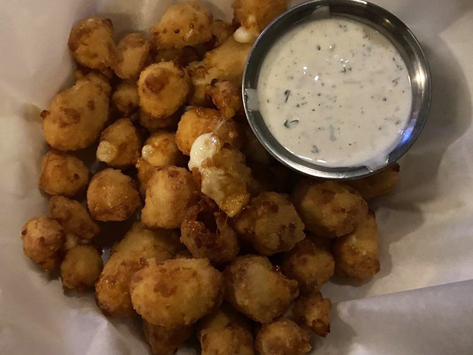 houligan's steak and seafood pub 3