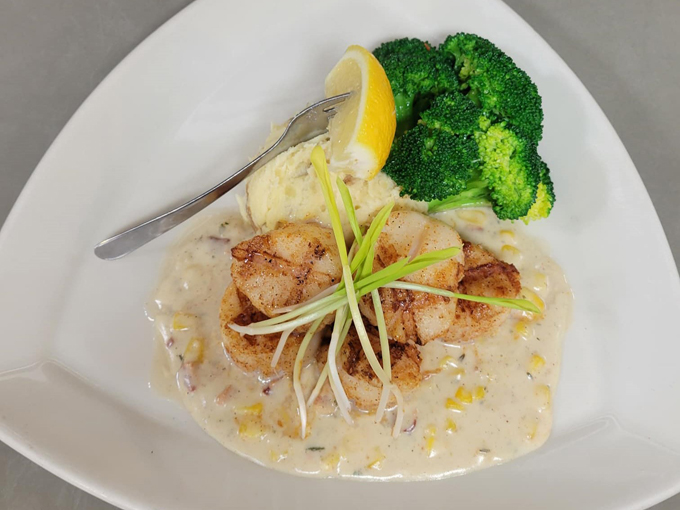 houligan's steak and seafood pub 5