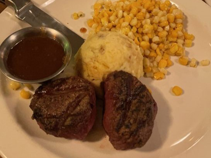 houligan's steak and seafood pub 6