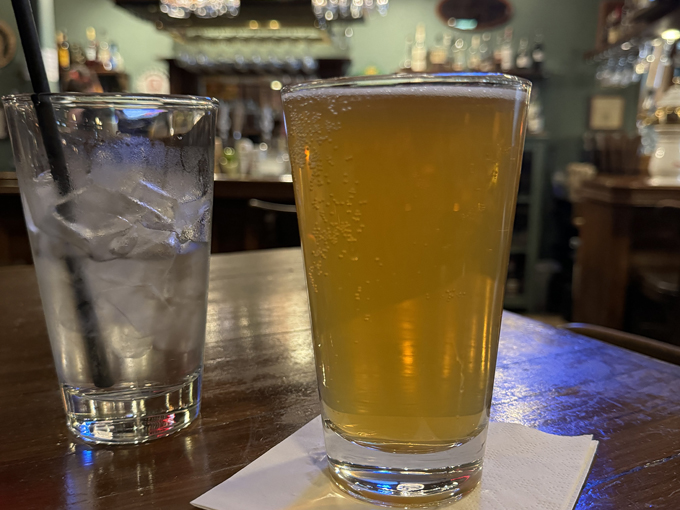 houligan's steak and seafood pub 7