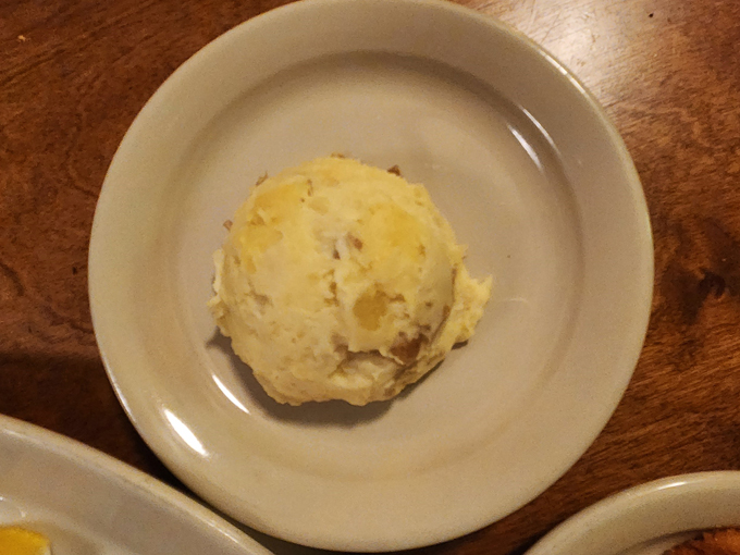 houligan's steak and seafood pub 7