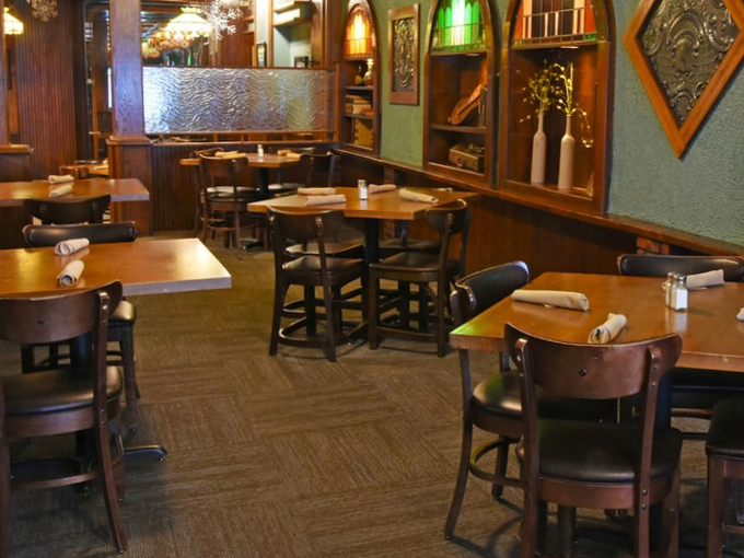 houligan's steak and seafood pub 8