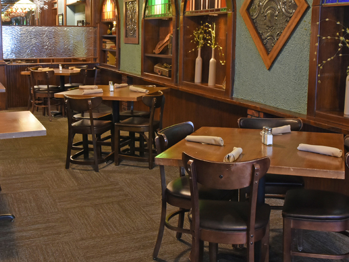 houligan's steak and seafood pub 8