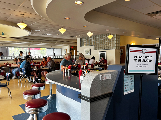 hubbard avenue diner 5