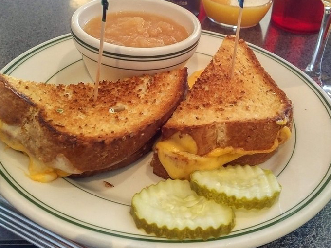 hubbard avenue diner 8