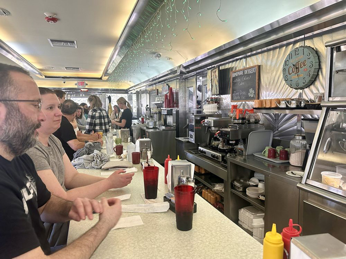 joni's diner 7