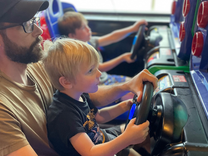 leaderboard arcade bar & pizzeria 6