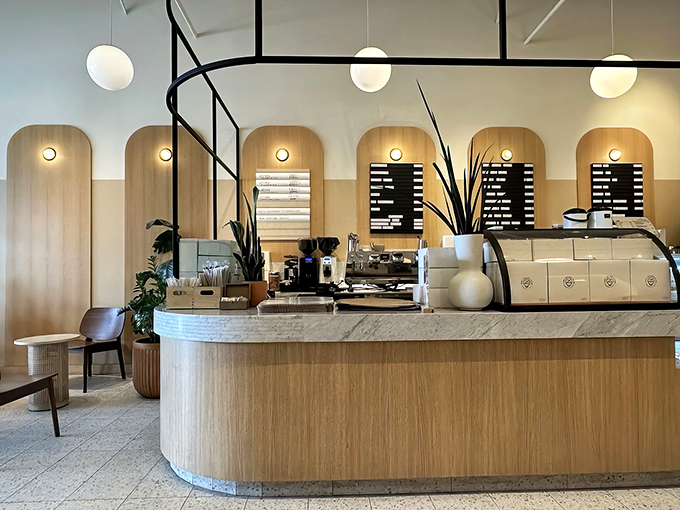 light on the sugar bakery caf&eacute; 2