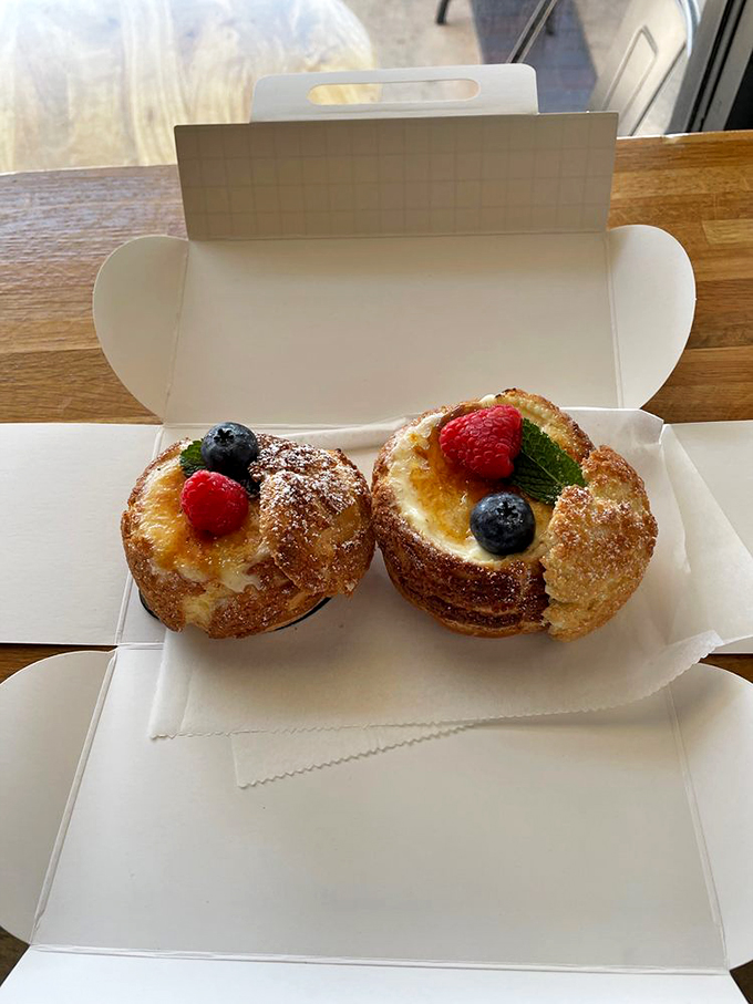 light on the sugar bakery caf&eacute; 7