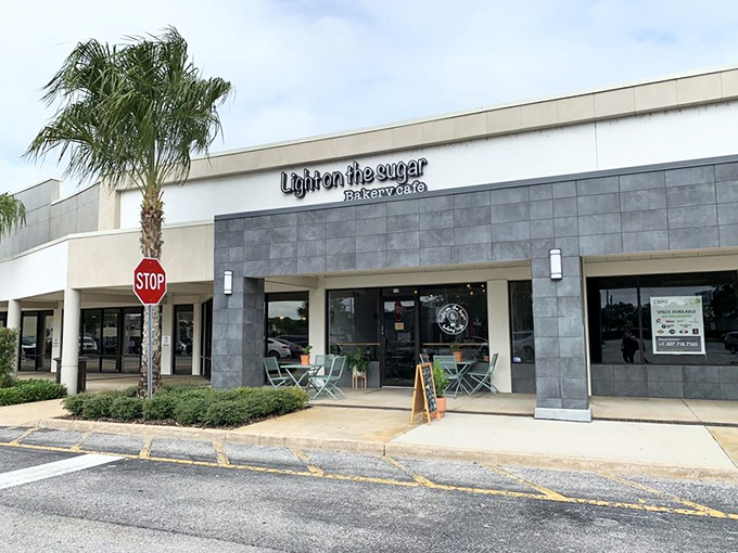 light on the sugar bakery caf&eacute; 9