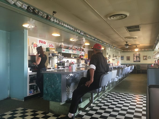 mel's diner 9
