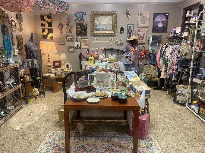 millie's vintage and thrift emporium 9