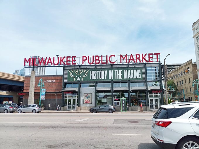 milwaukee public market 9