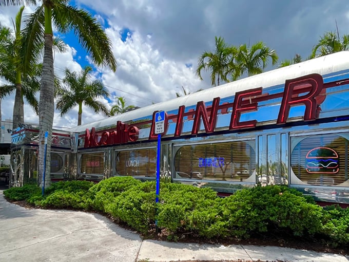 moonlite diner (fort lauderdale)