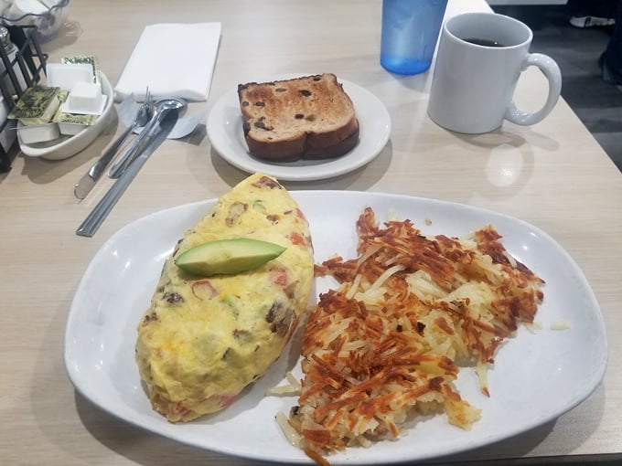 mother's pancake house & restaurant 3