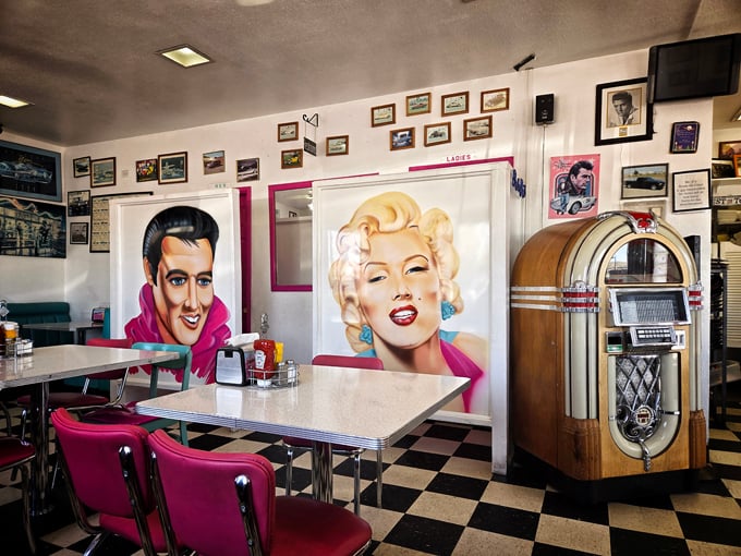 mr d'z route 66 diner 2