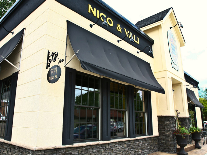 nico & vali italian eatery 9