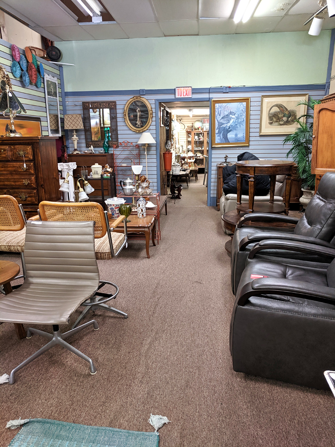 neighborhood thrift store 3